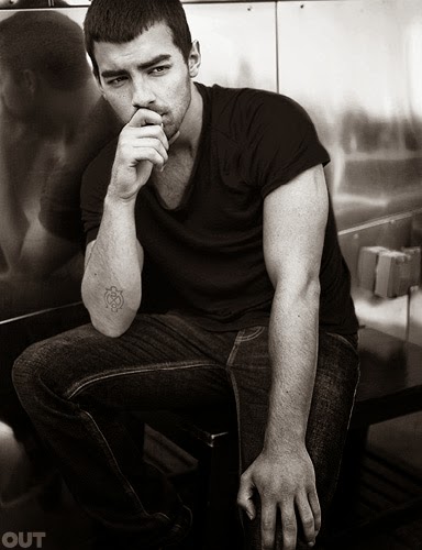 Go See Geo Fierce Friday The Jonas Brothers In Out Magazine Nov